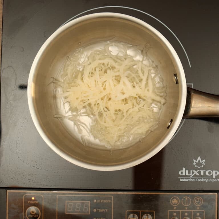 Sea Moss Jellied Cranberry Sauce - Vegan With Curves